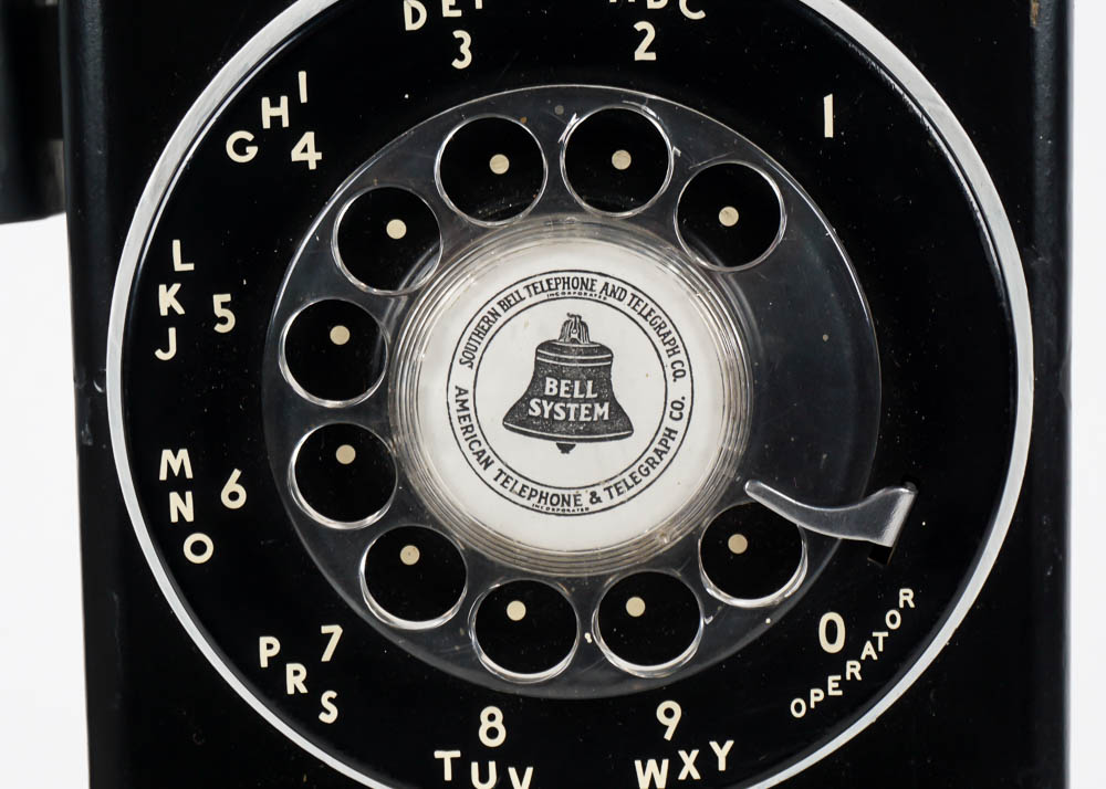 Vintage Bell South Demonstration Coin-Op Rotary Telephone and Sign | EBTH