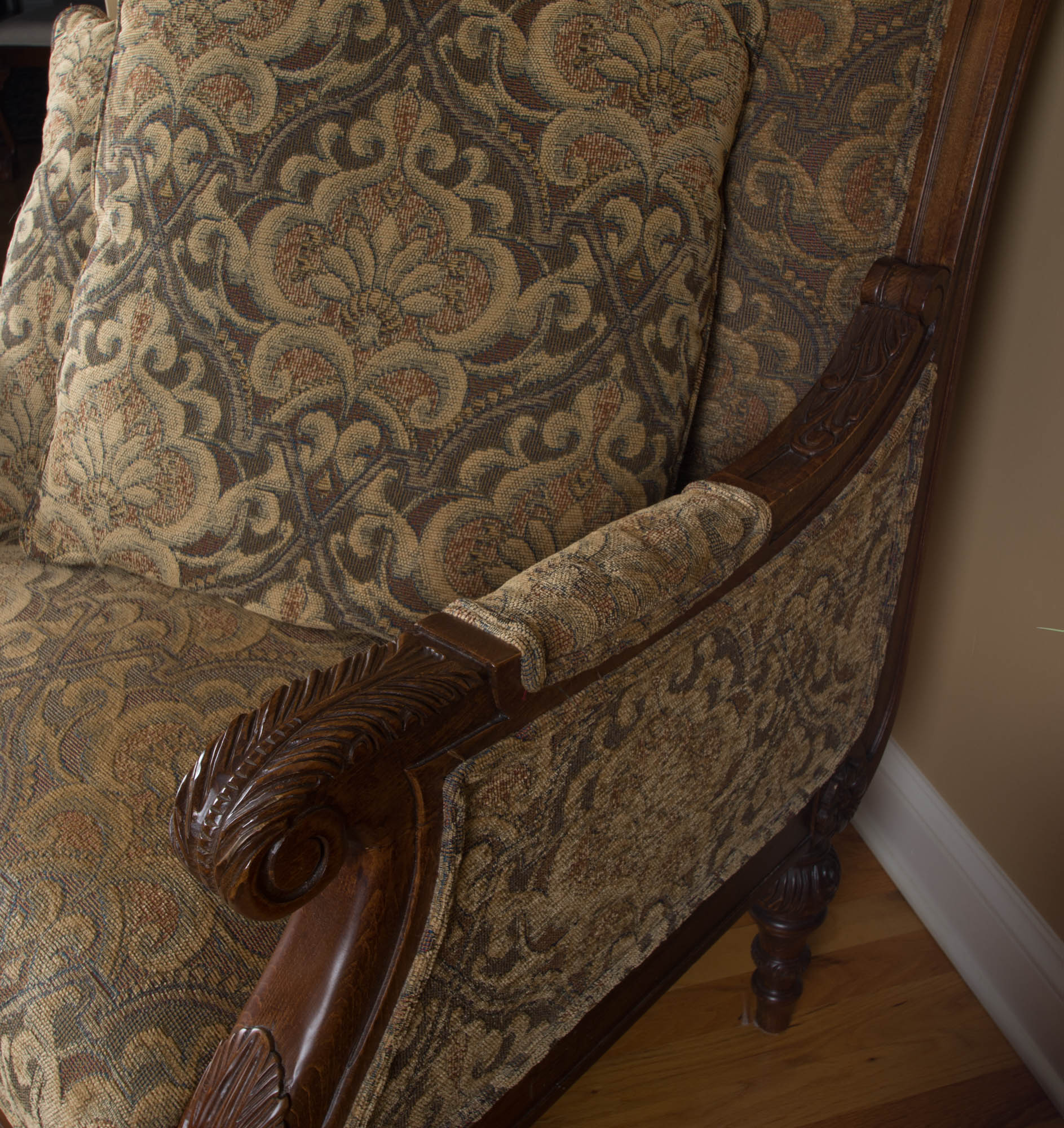 Haverty's Upholstered Arm Chair | EBTH