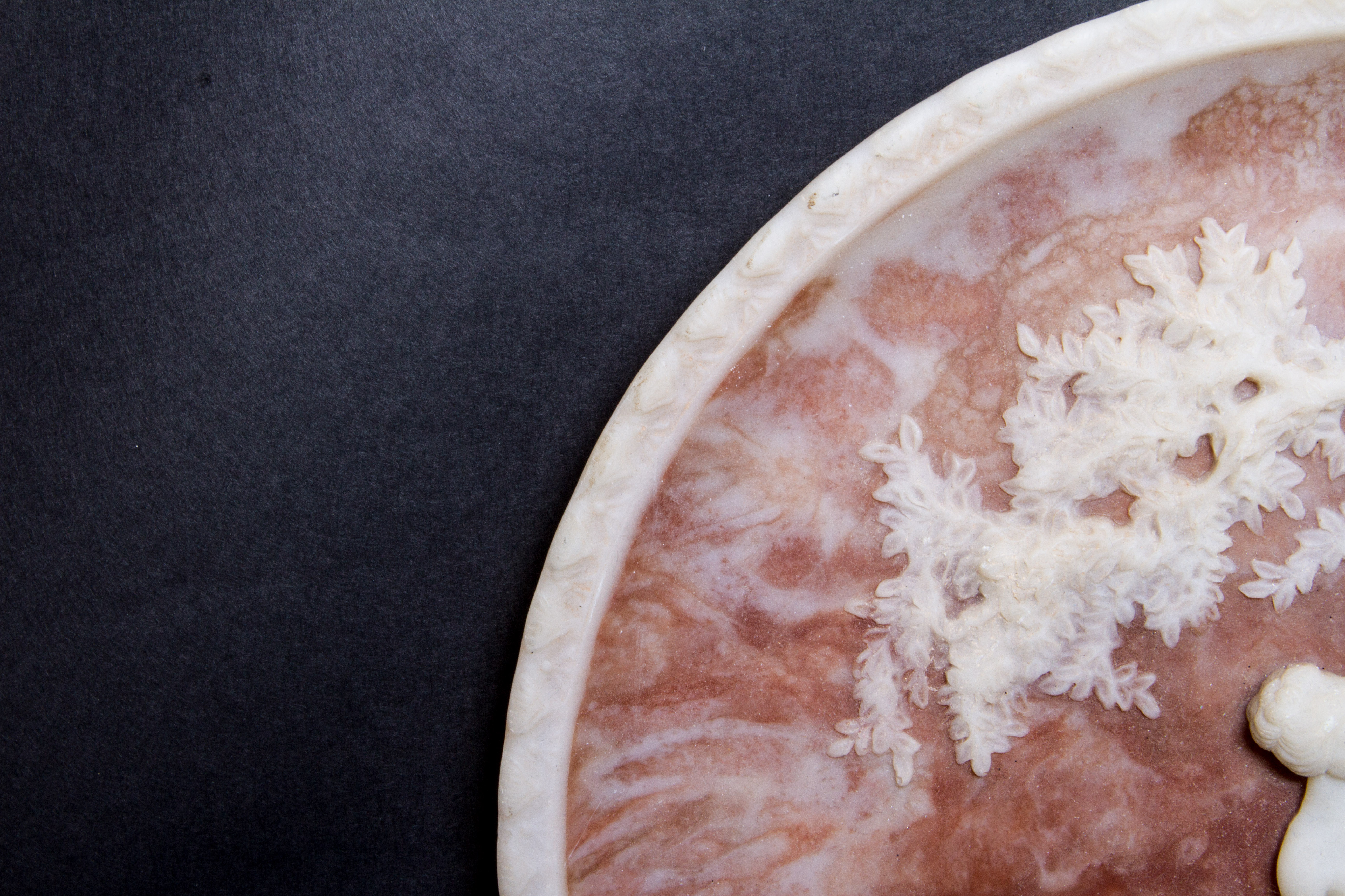 Incolay Stone Cameo Collector's Plate | EBTH