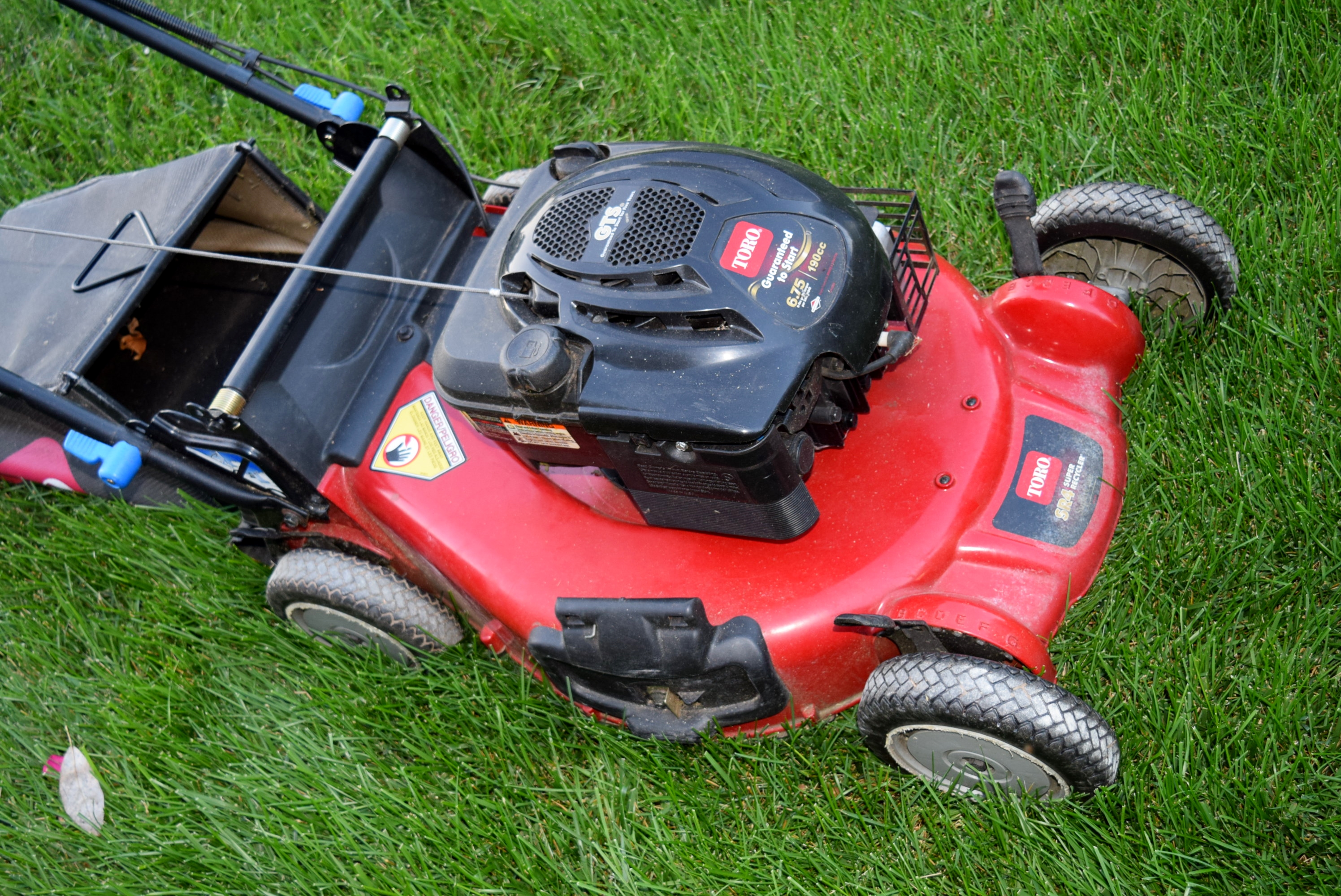 Toro SR4 Super Recycler Self-Propelled Lawn Mower with Bag | EBTH