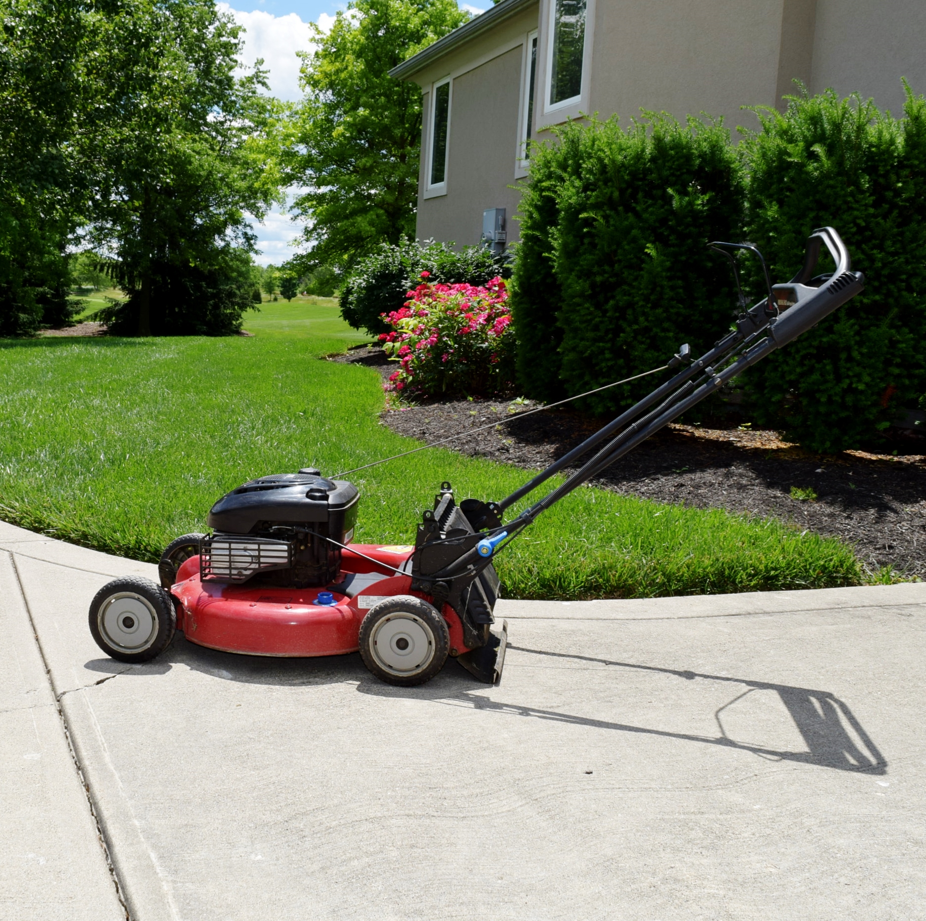 Toro SR4 Super Recycler Self-Propelled Lawn Mower with Bag | EBTH