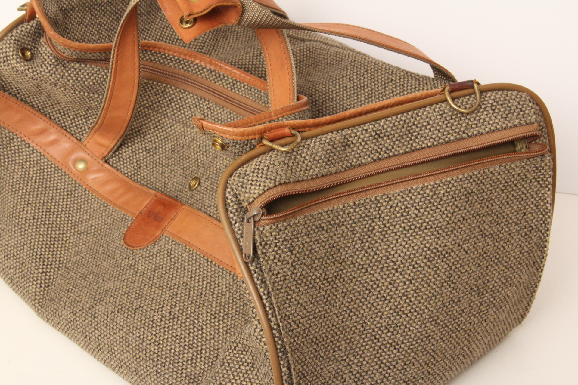 Classic Tweed Hartmann Duffel Bag | EBTH