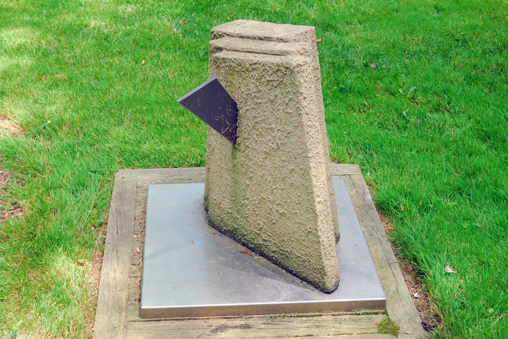 Rima Schulkind Yard Sculpture | EBTH