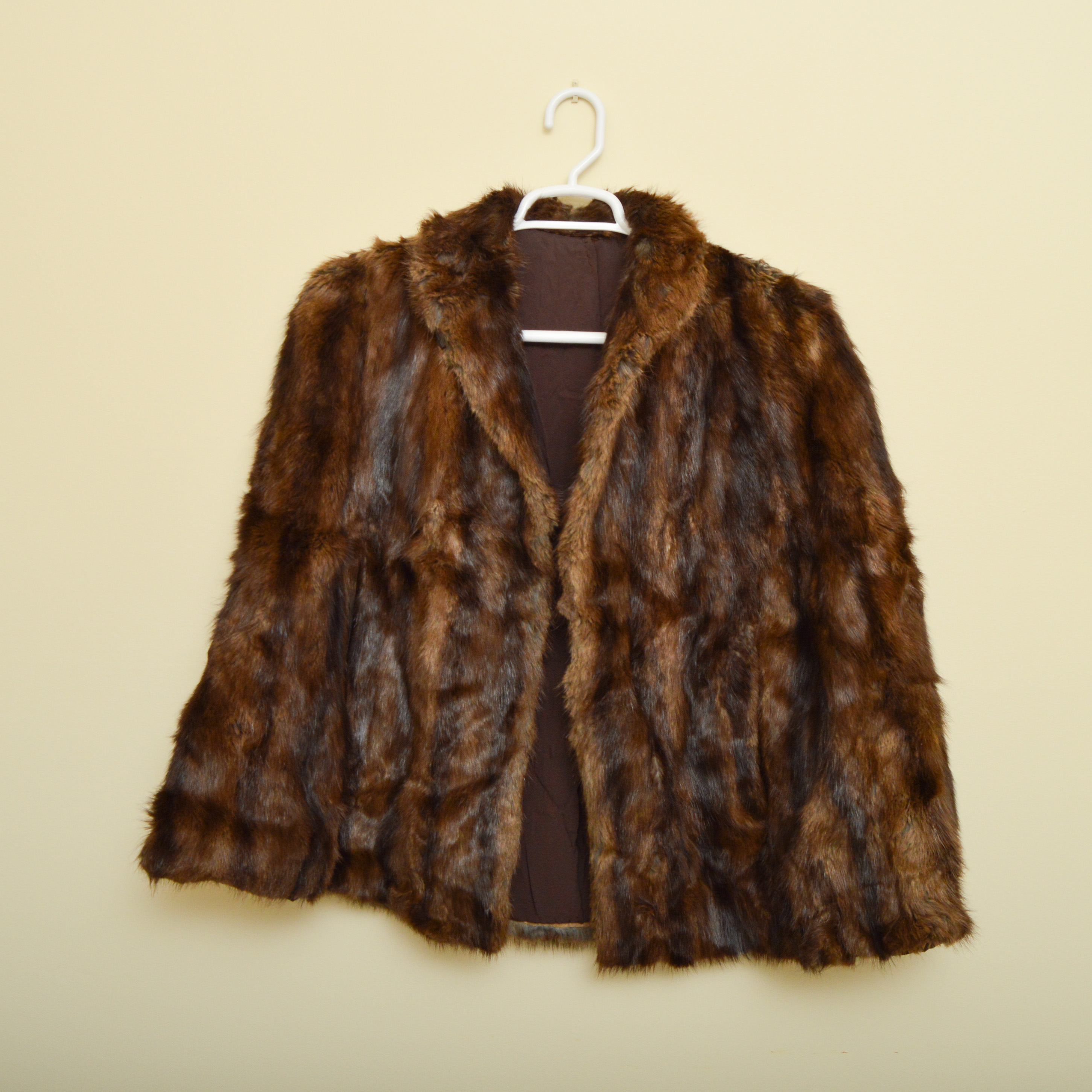 Marmot Fur Coat and Mink Fur Stole | EBTH