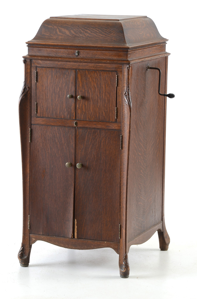 Oak Victor Victrola | EBTH