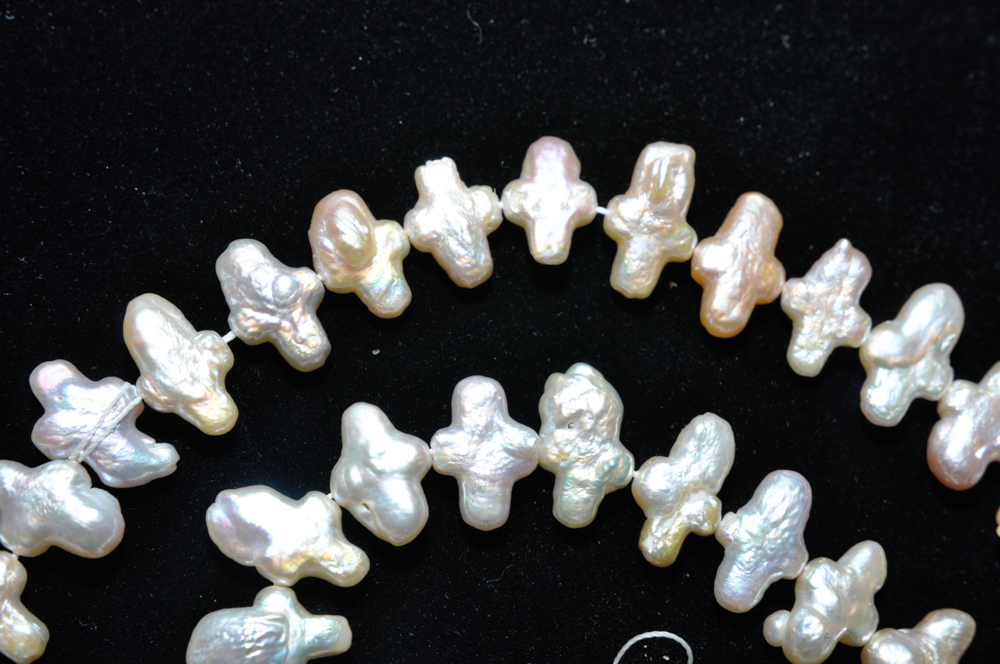 Cross Shaped Irregular Pearl Strand | EBTH