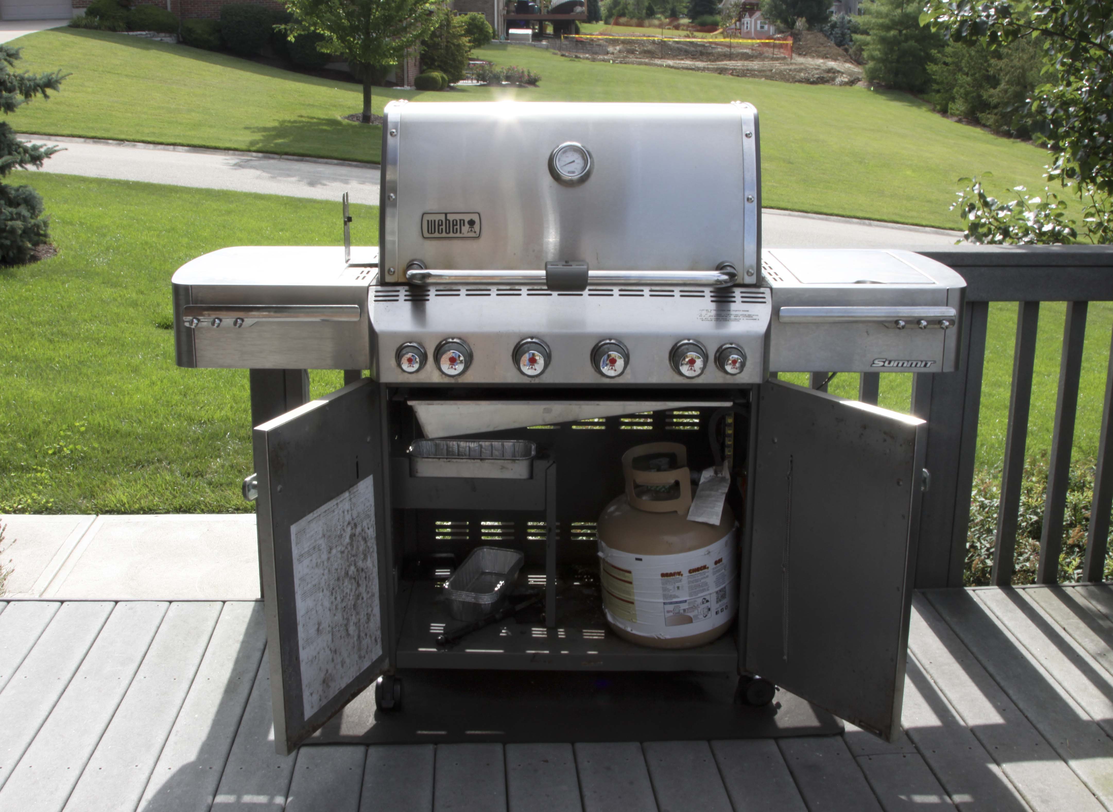 Weber 'Summit' S-450 Stainless Steel Gas Grill with Side Burner | EBTH
