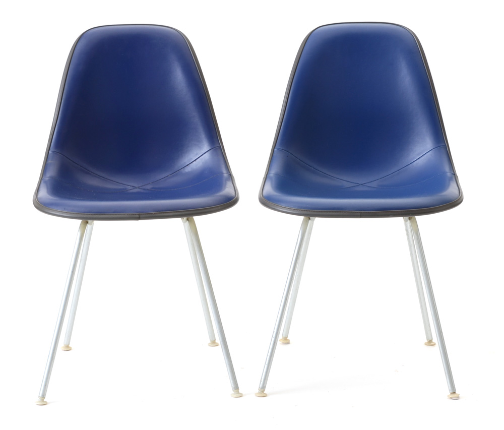 Pair of Ray and Charles Eames Shell Chairs for Herman Miller | EBTH
