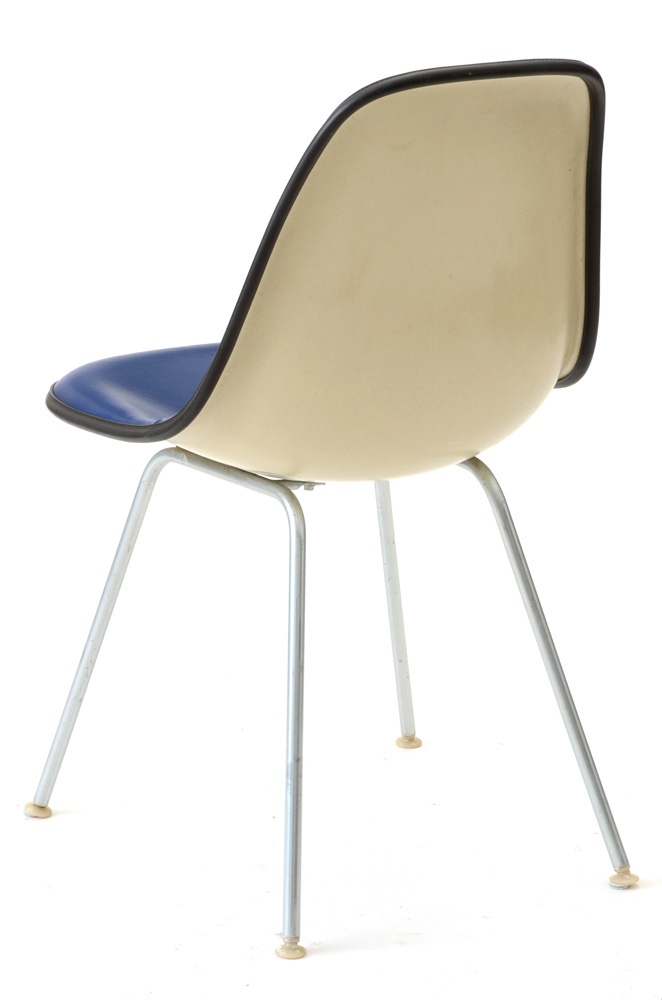 Pair of Ray and Charles Eames Shell Chairs for Herman Miller | EBTH