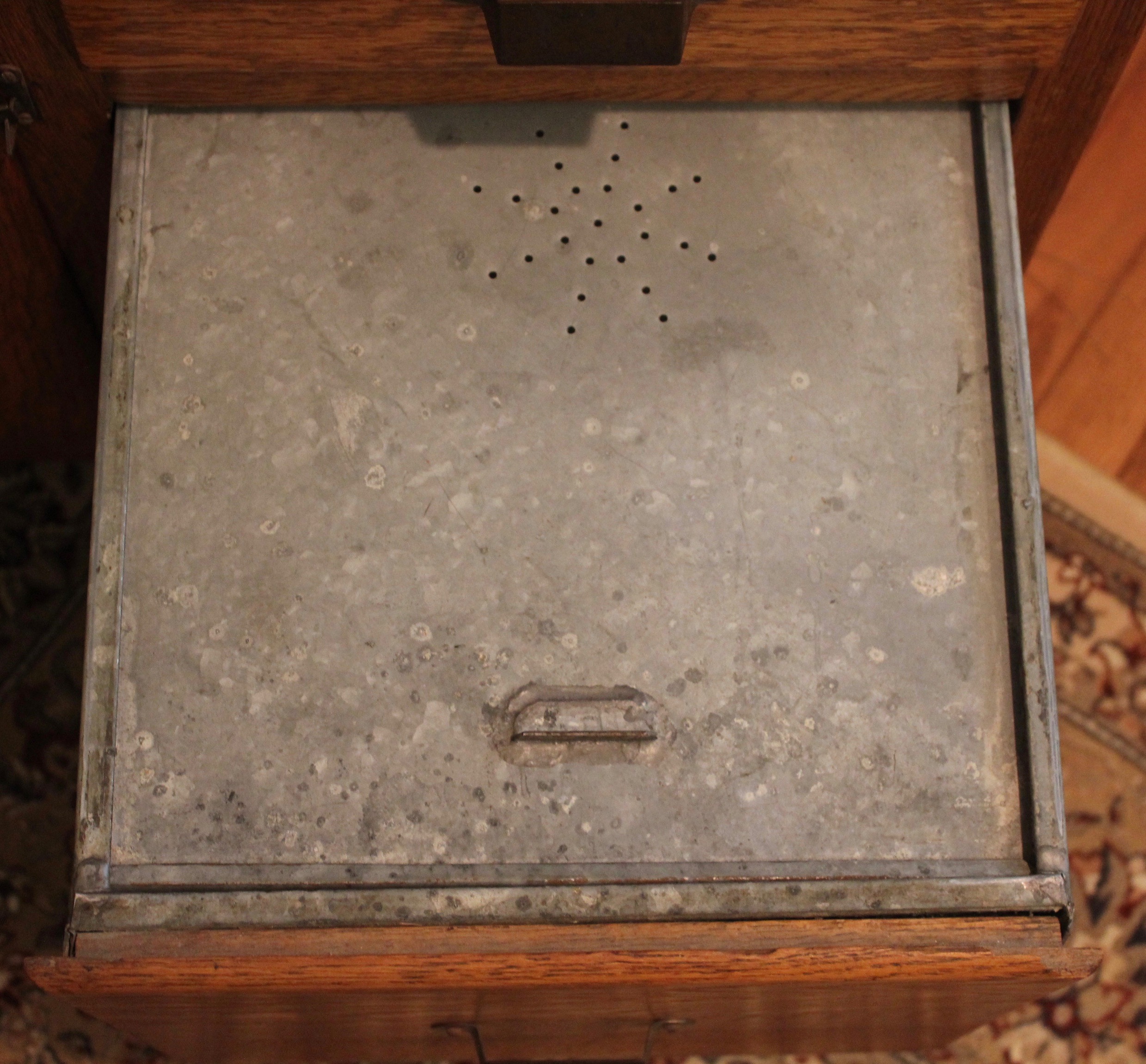 Antique Biederman Hoosier Cabinet | EBTH