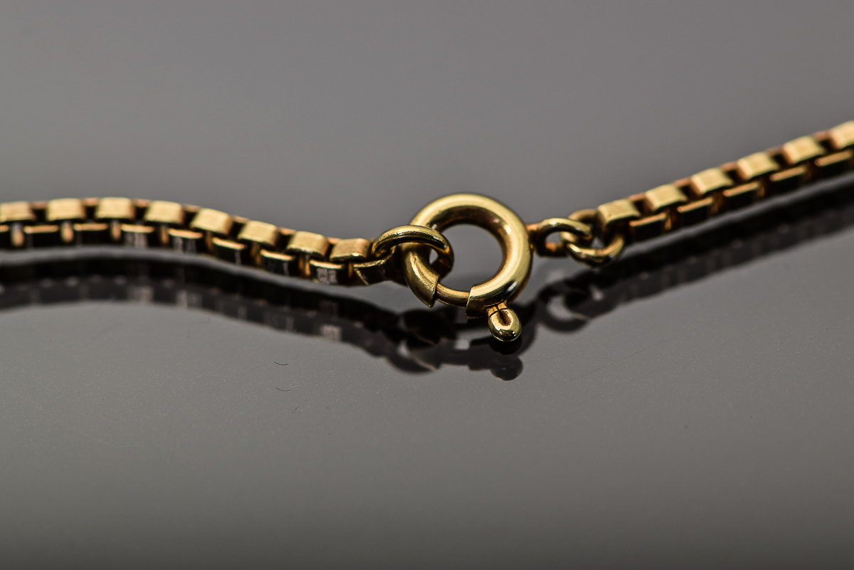 18K Yellow Gold Box Chain | EBTH