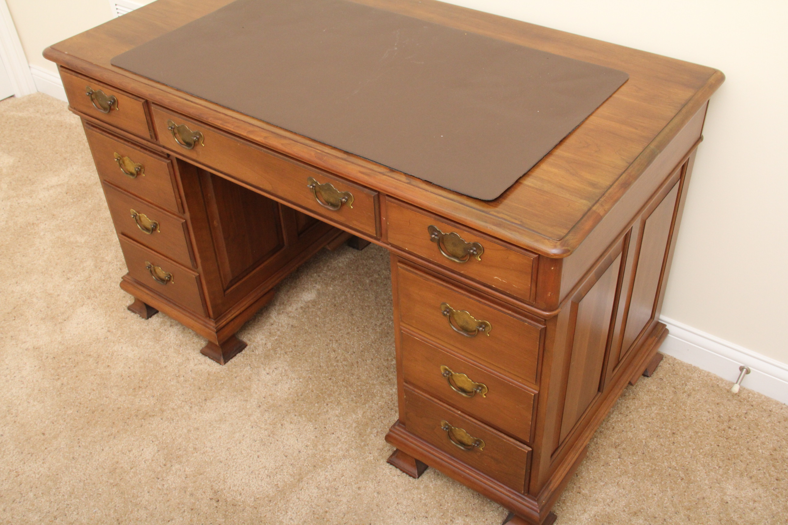 Vintage Pennsylvania House Desk | EBTH