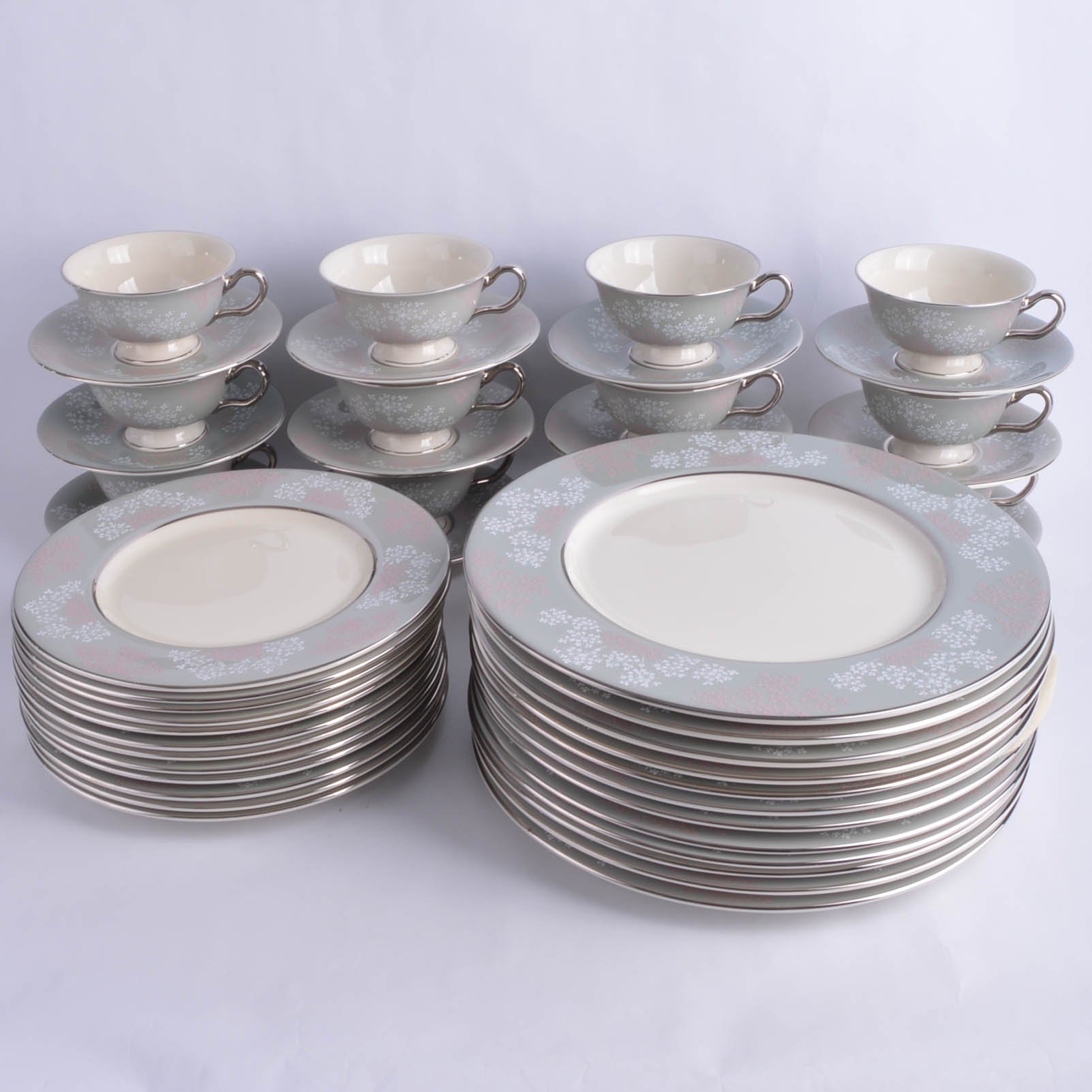 Castleton "Lace" China Set | EBTH