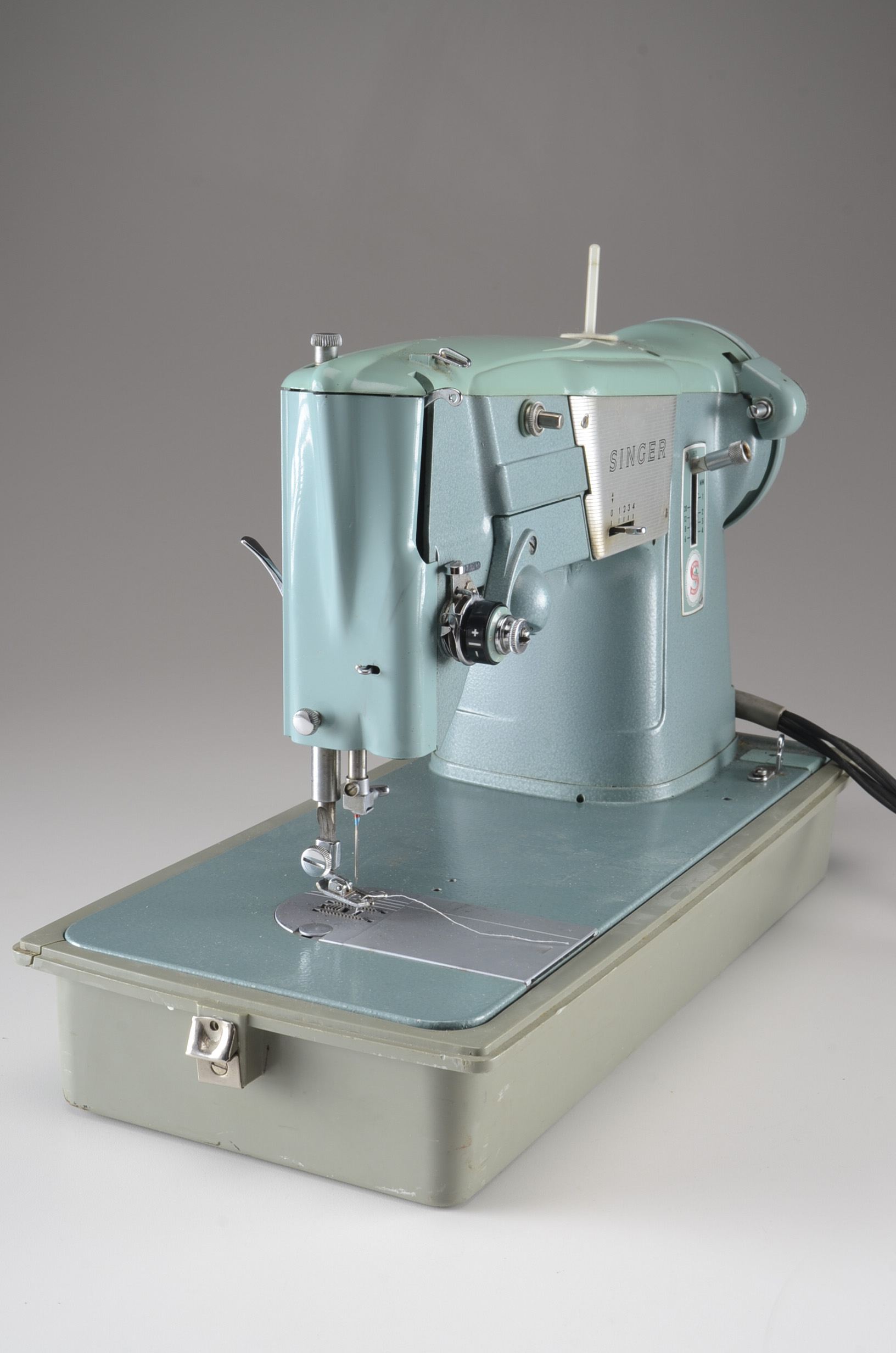 Vintage Singer Sewing Machine Model 327K | EBTH