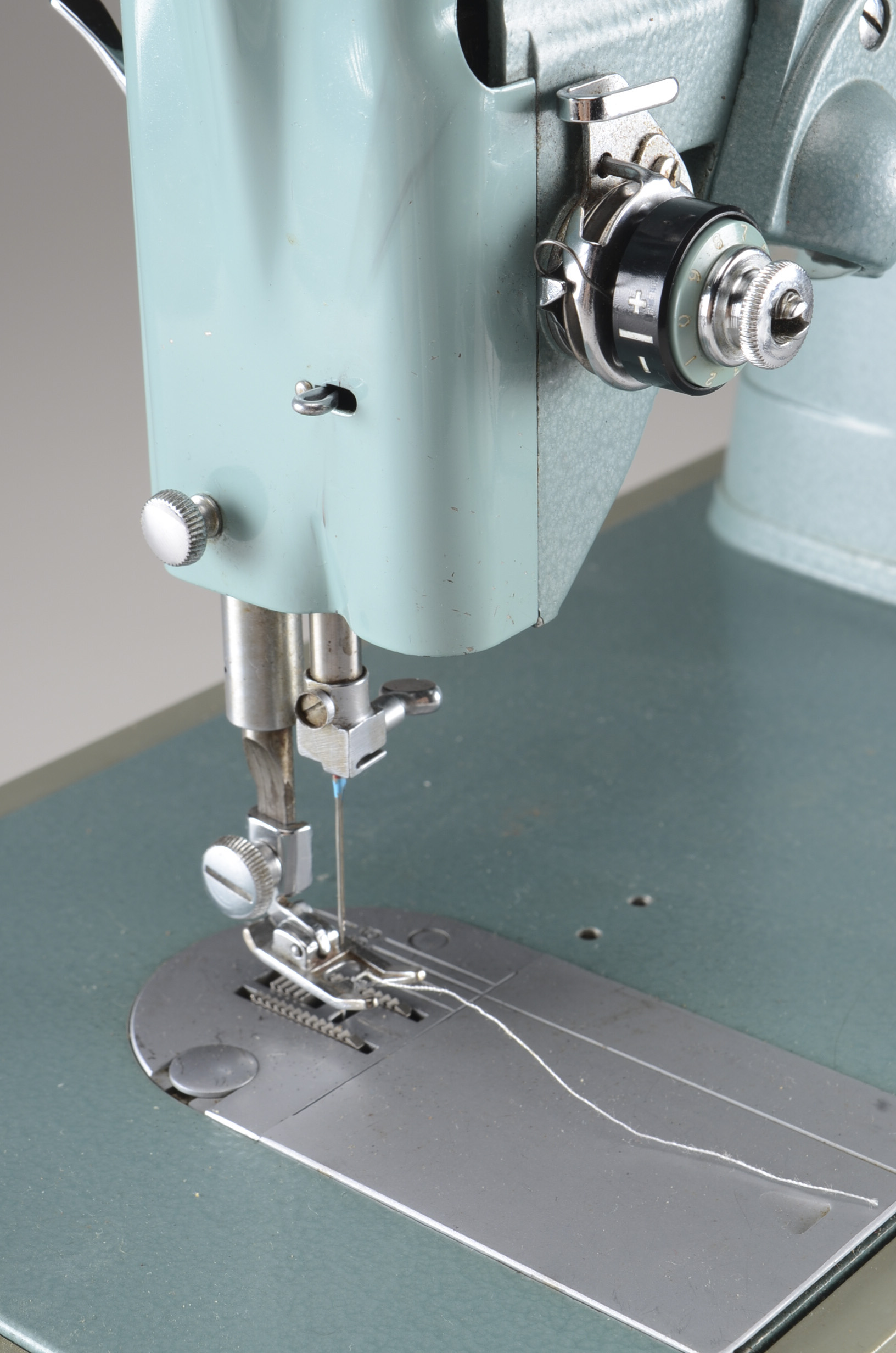 Vintage Singer Sewing Machine Model 327K | EBTH