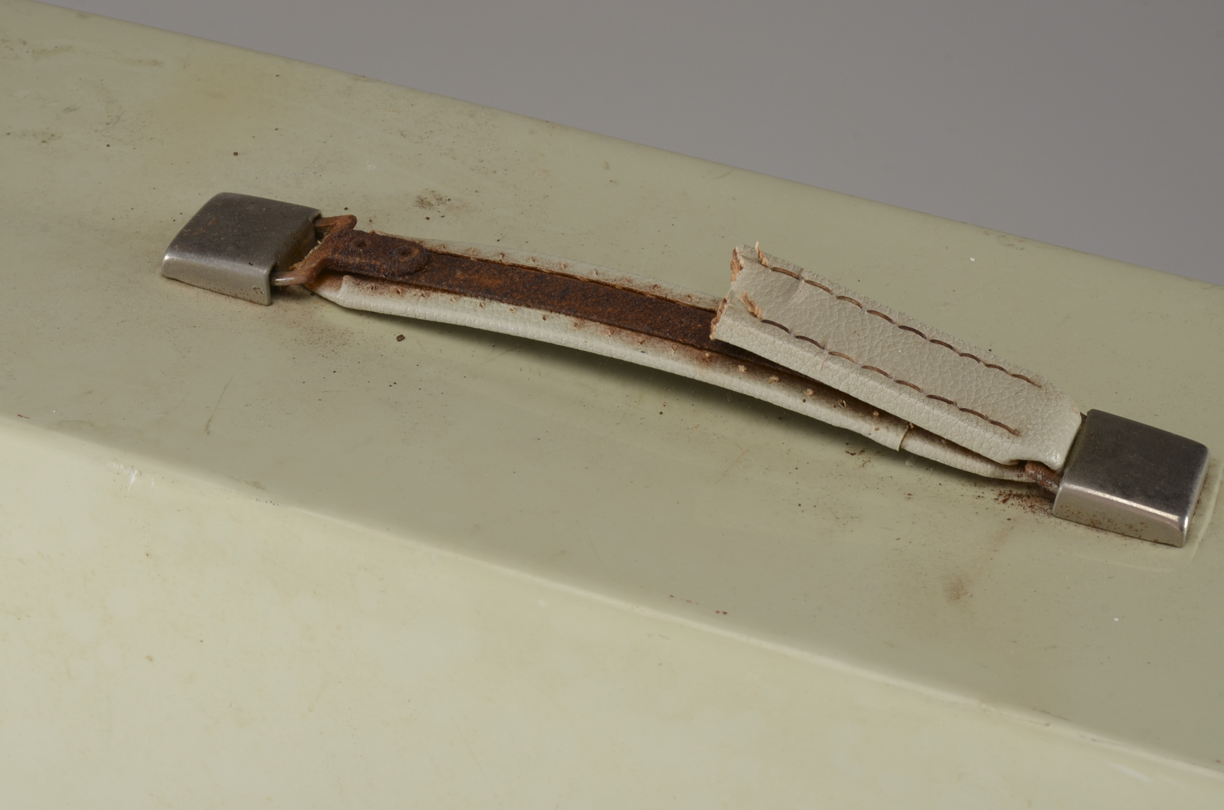 Vintage Singer Sewing Machine Model 327K | EBTH