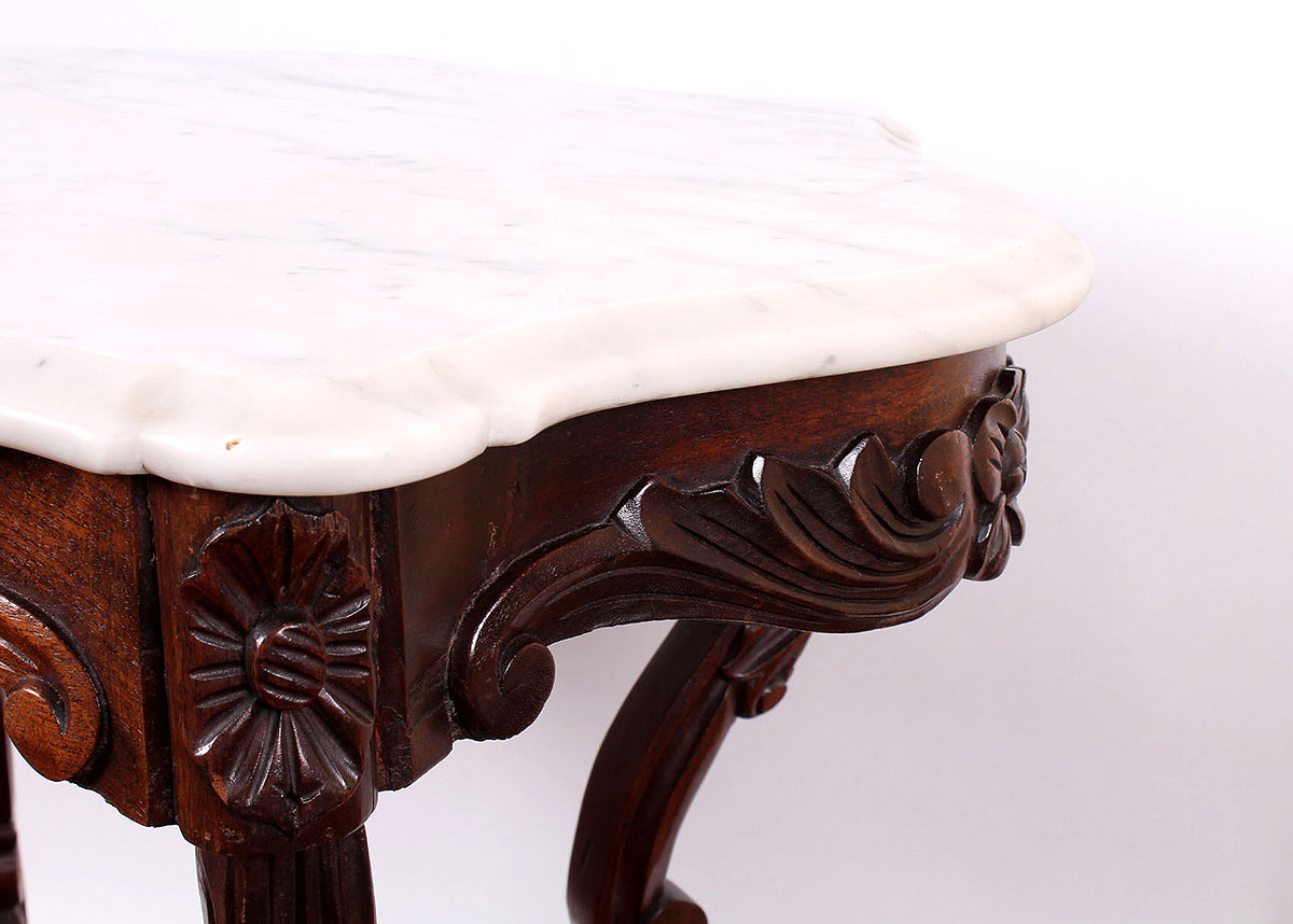 Victorian Turtle Top Table in the Rococo Revival Style | EBTH
