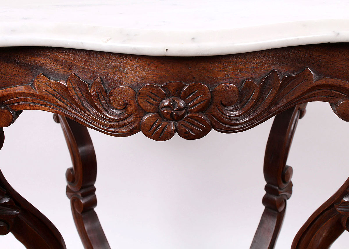 Victorian Turtle Top Table in the Rococo Revival Style | EBTH