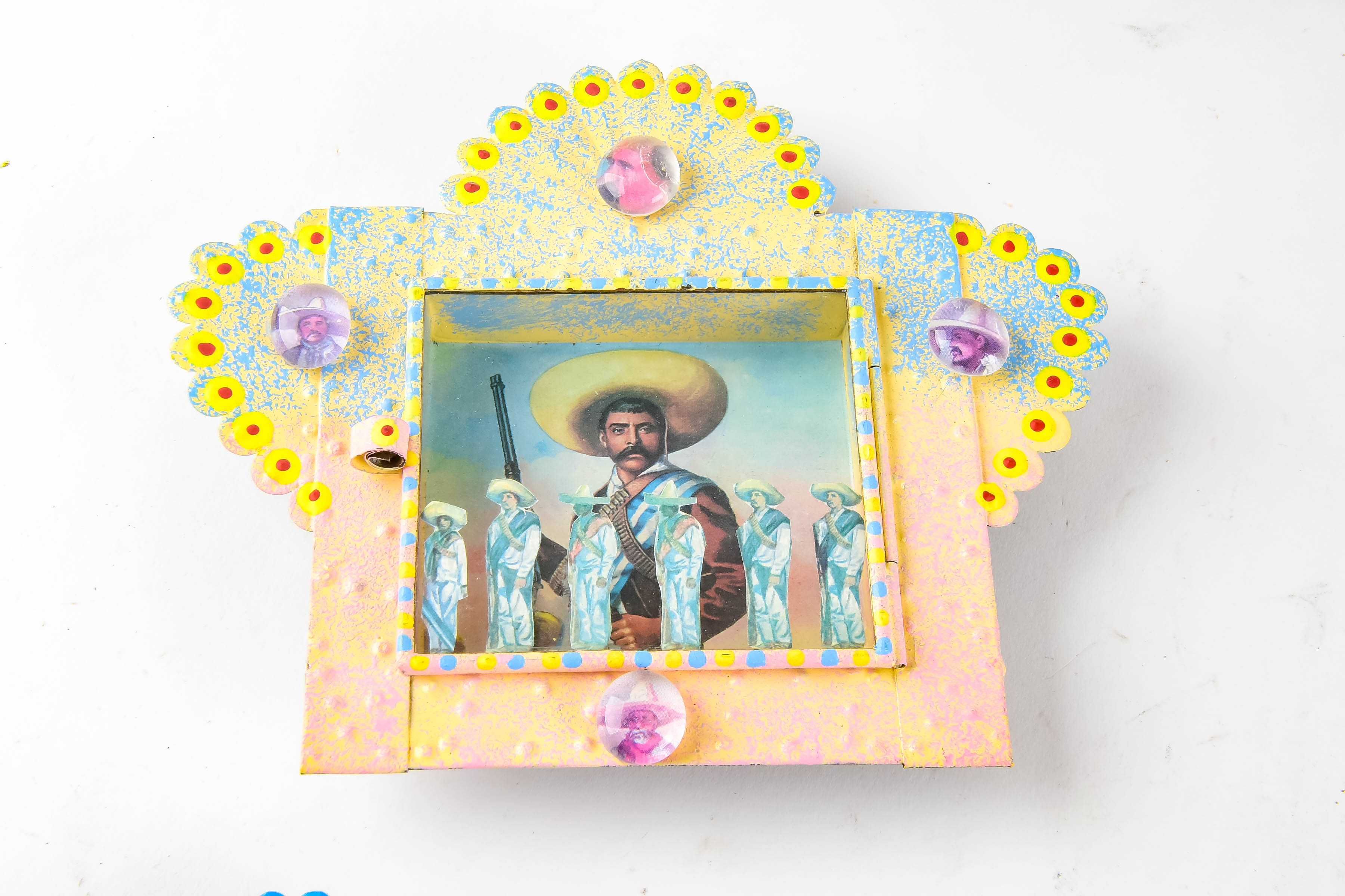 A Group of Tin Nichos and Clay Decor | EBTH