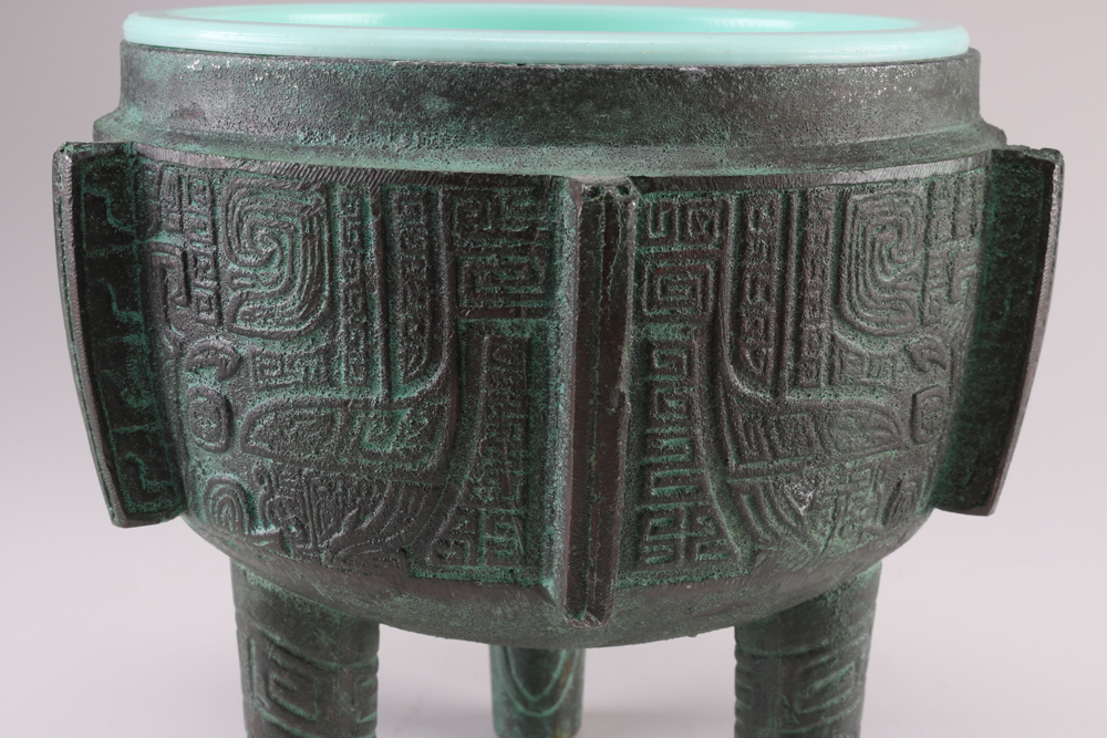 Ice Bucket in the Shape of an Archaic Chinese Bronze | EBTH