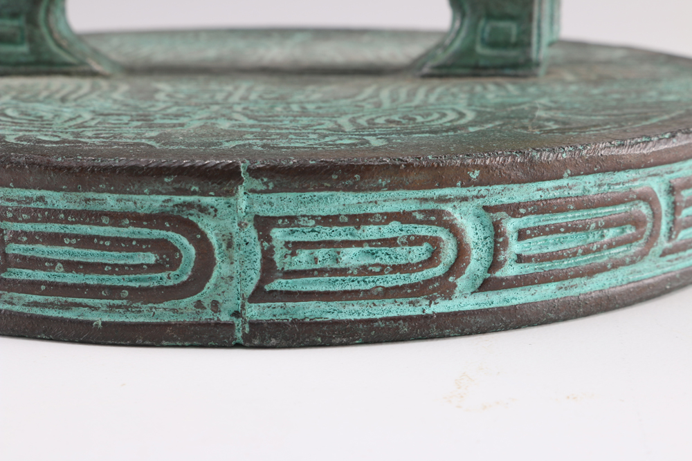 Ice Bucket in the Shape of an Archaic Chinese Bronze | EBTH