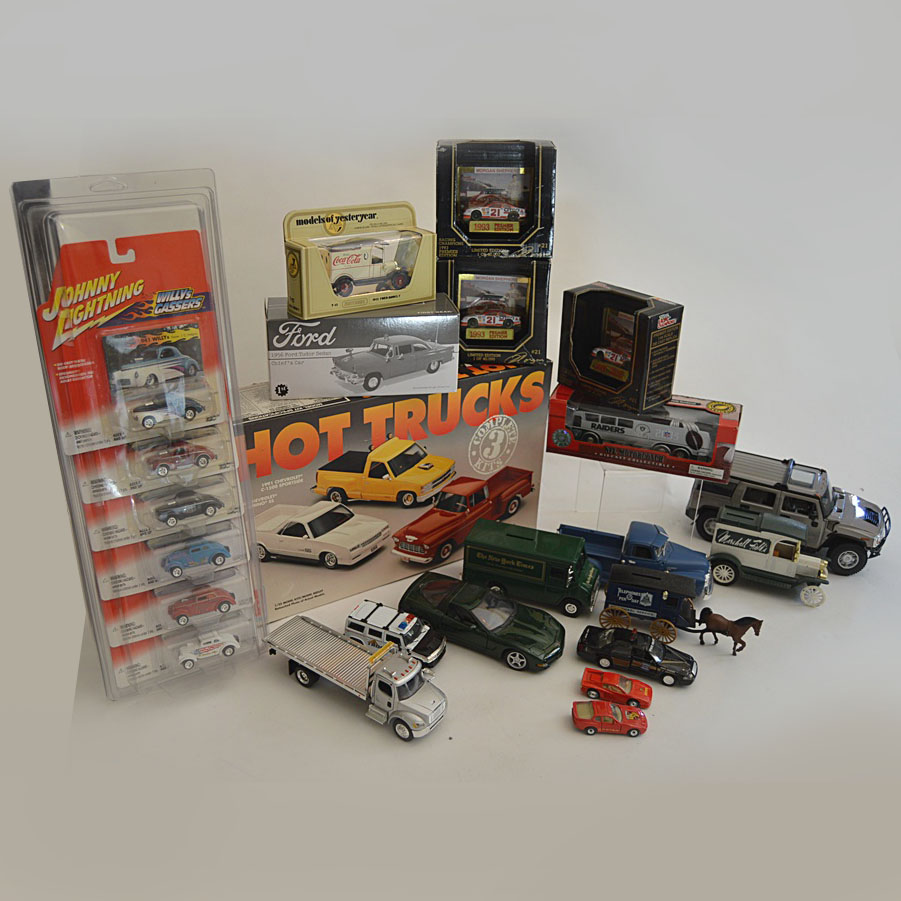 Collectible Die Cast Model Trucks and Cars | EBTH
