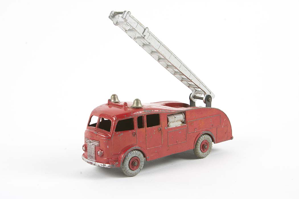 Dinky "955" Fire Engine with Ladder | EBTH