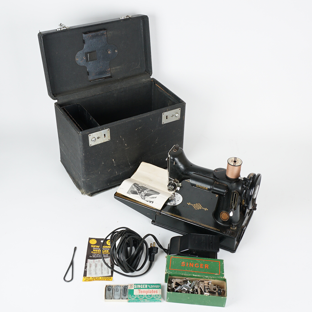 Antique Electric Singer Sewing Machine | EBTH