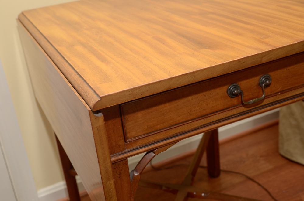 Mahogany Chippendale Pembroke Reproduction Drop Leaf Side Tables | EBTH