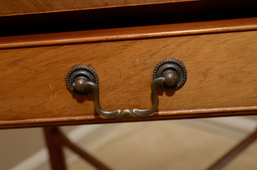 Mahogany Chippendale Pembroke Reproduction Drop Leaf Side Tables | EBTH