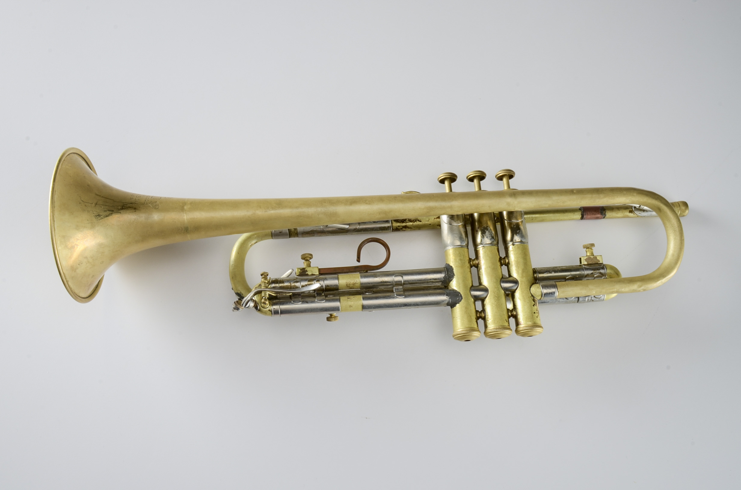 Vintage Olds French Model Trumpet in Case | EBTH