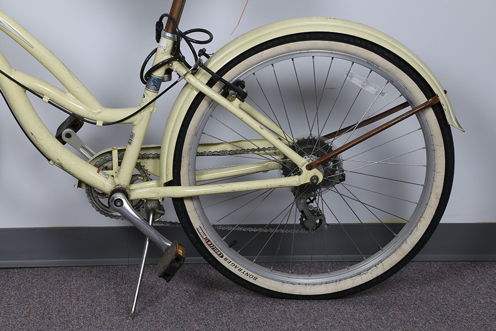 Trek Calypso Beach Cruiser Bicycle in Pale Yellow | EBTH
