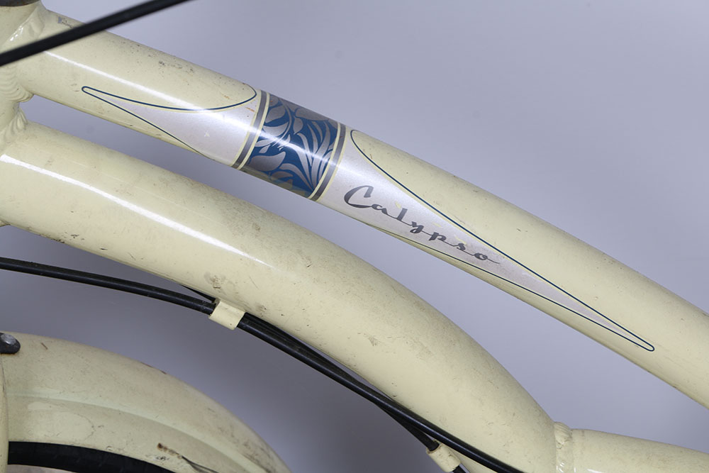 Trek Calypso Beach Cruiser Bicycle in Pale Yellow | EBTH