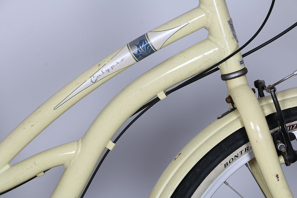 Trek Calypso Beach Cruiser Bicycle in Pale Yellow | EBTH