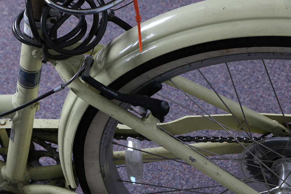 Trek Calypso Beach Cruiser Bicycle in Pale Yellow | EBTH