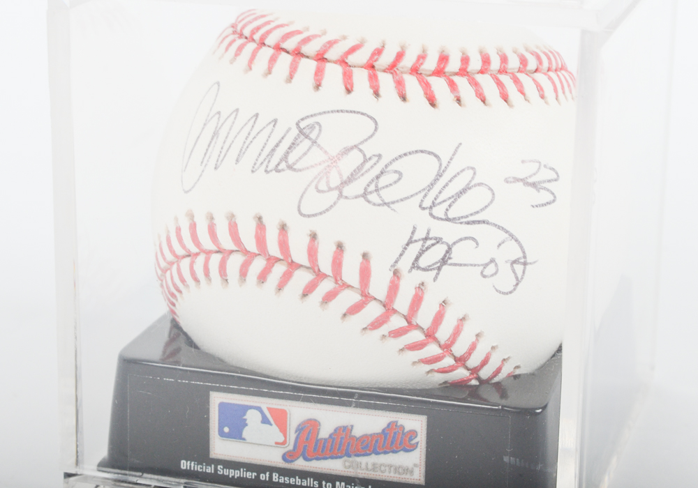 Ryne Sandberg Signed Baseball | EBTH