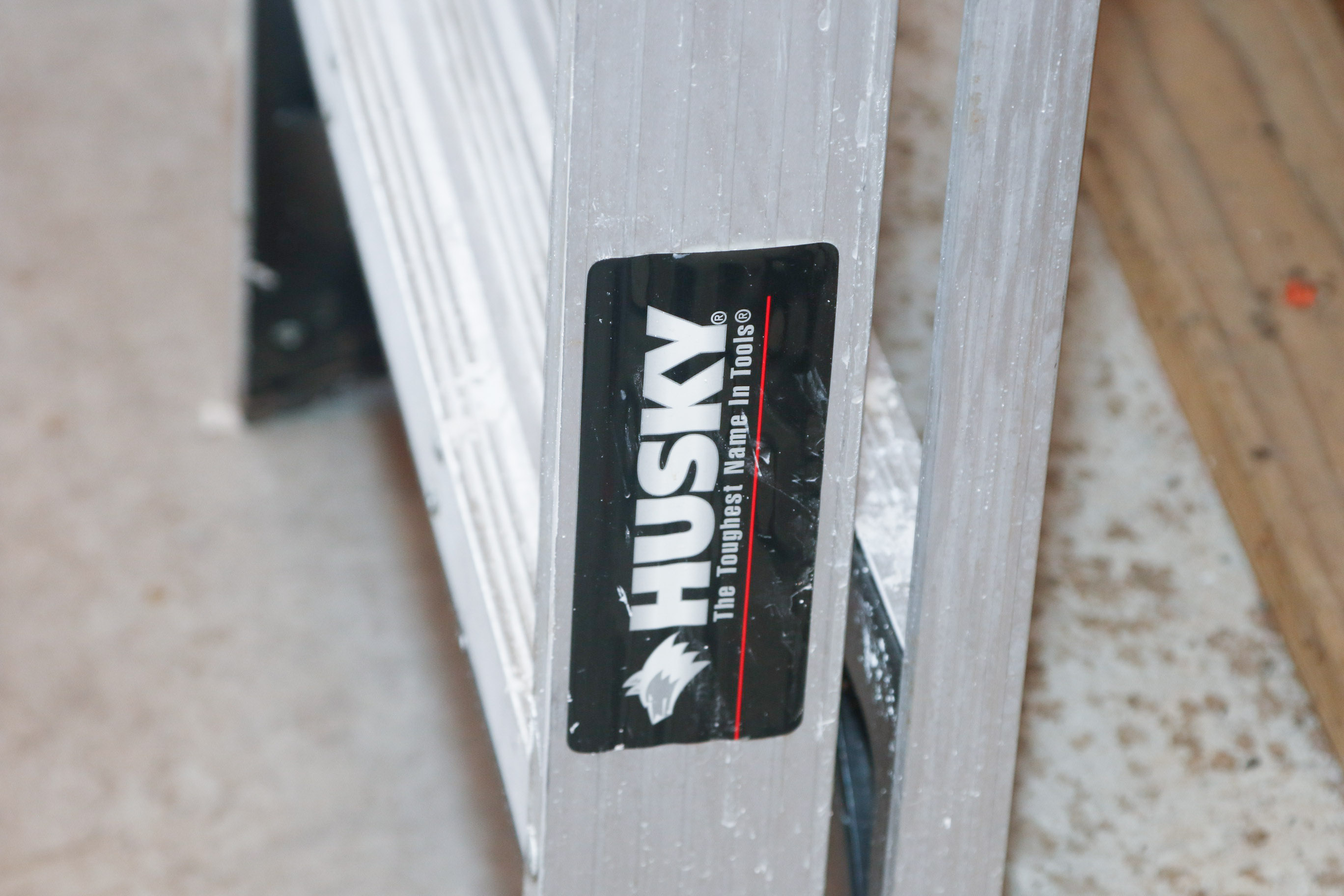 Husky Aluminum Step Ladder With Tray | EBTH