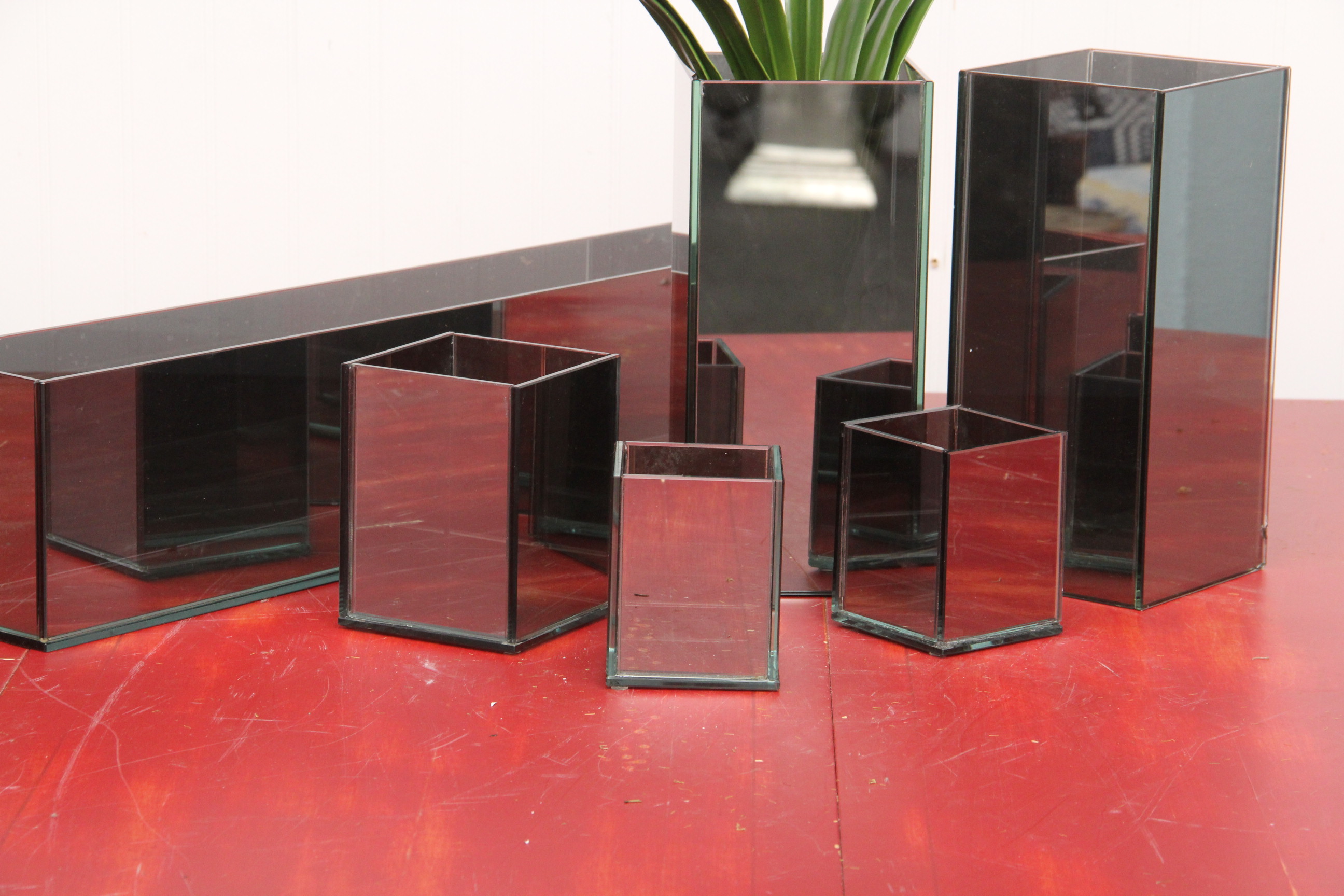 Over Sixty Mirrored and Glass Box Vases | EBTH