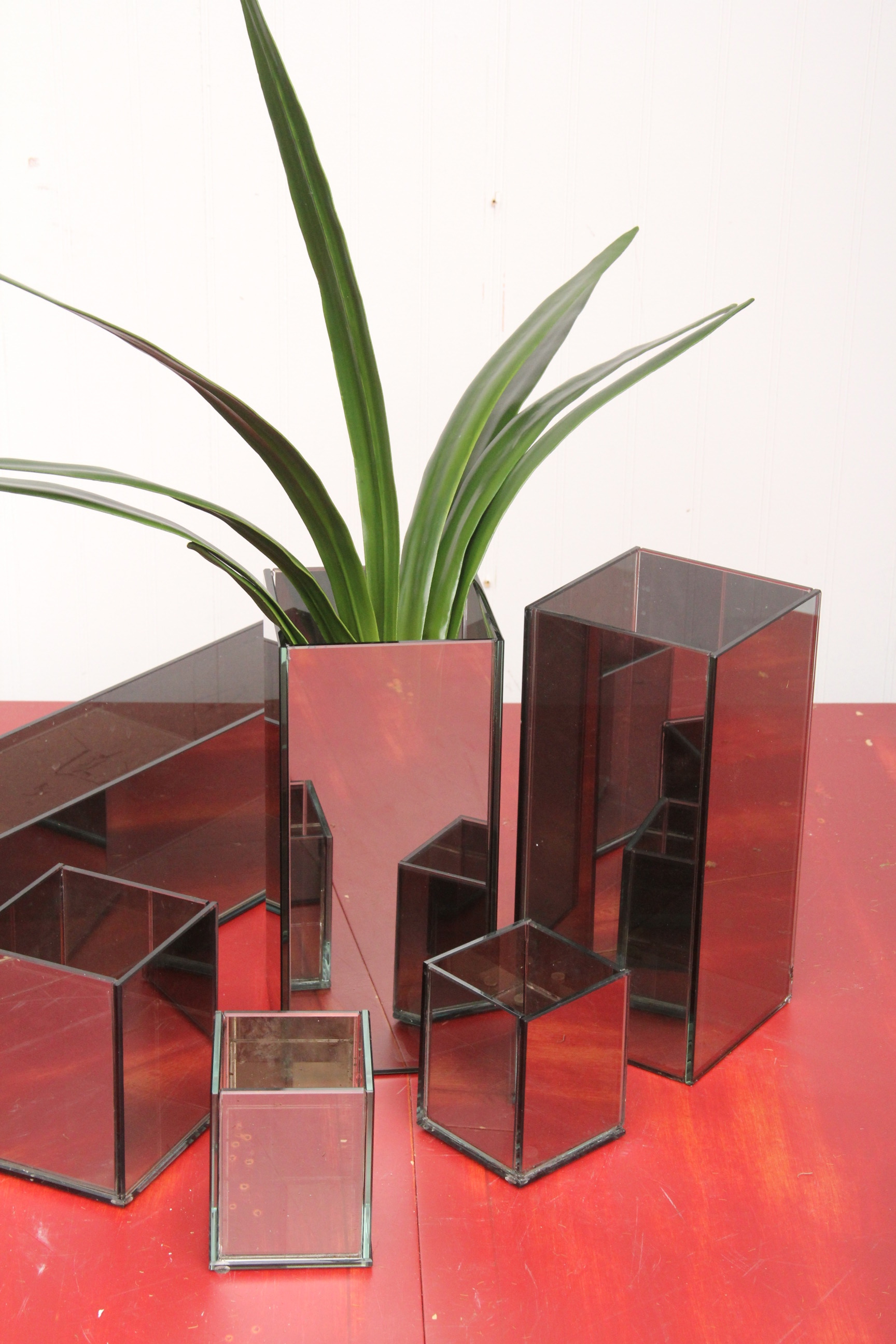 Over Sixty Mirrored and Glass Box Vases | EBTH