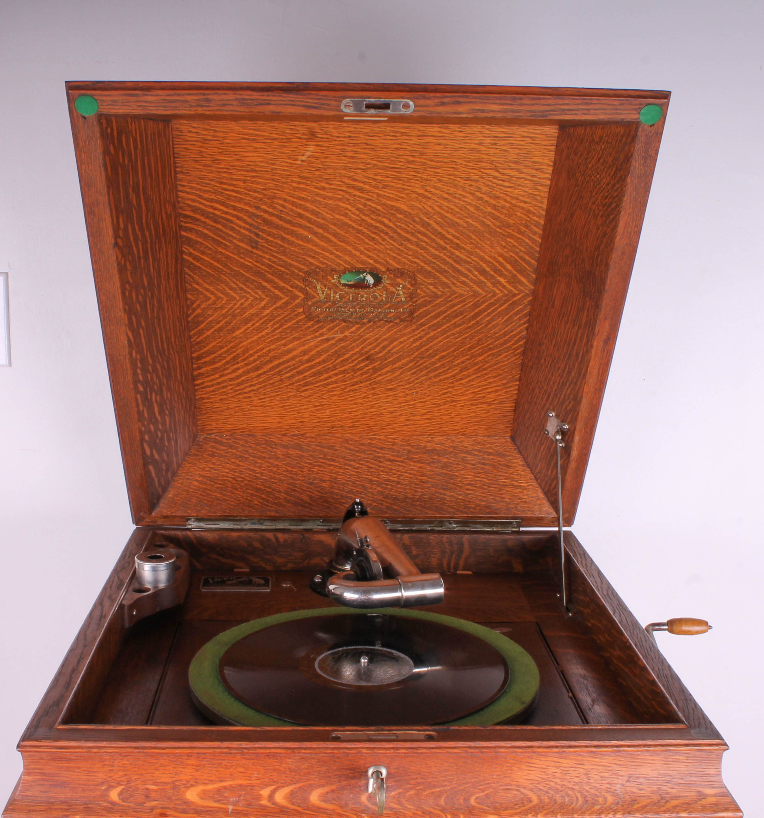 Circa 1918 Victor "Victrola" Record Player | EBTH