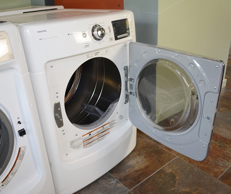 Maytag Maxima Front Loading Electric Washer and Dryer | EBTH