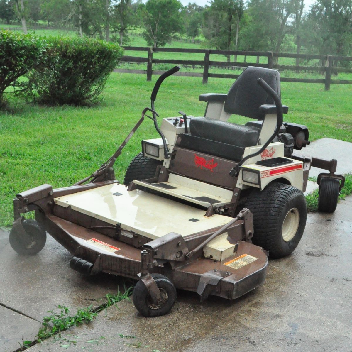 Grasshopper Zero Turn Riding Lawn Mower | EBTH