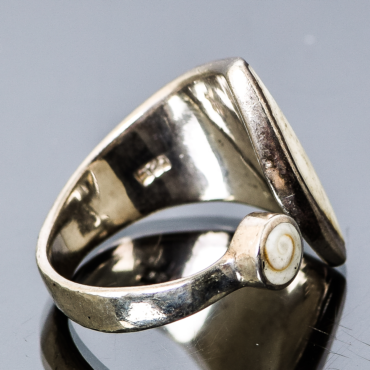 Sterling Silver and Shell Open Front Spiral Ring | EBTH