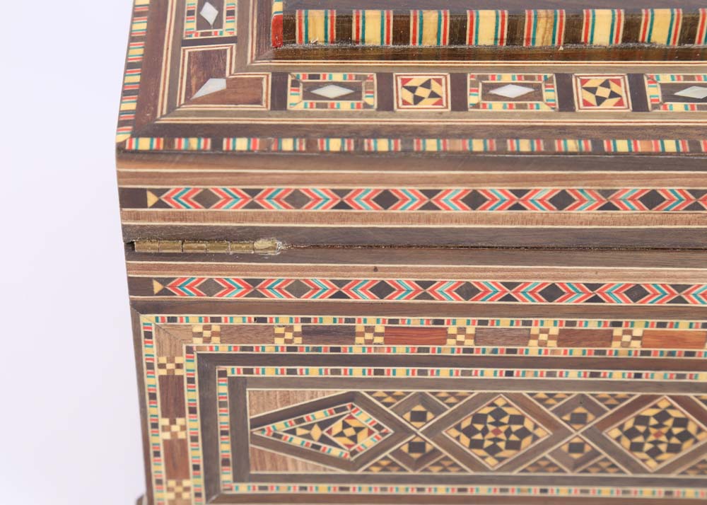 Syrian Lacquer and Mother of Pearl Jewelry Box | EBTH