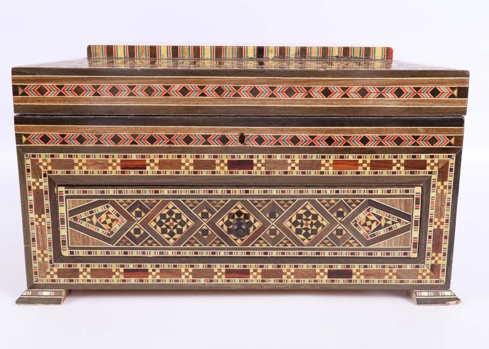 Syrian Lacquer and Mother of Pearl Jewelry Box | EBTH