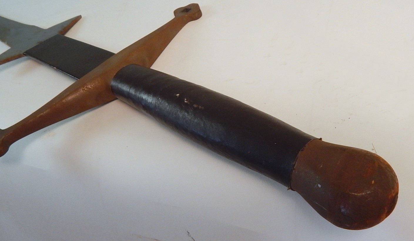 Handcrafted/forged Scottish Two-Handed Claymore Sword | EBTH