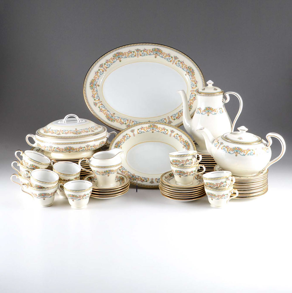 Group of Aynsley "Henley" China | EBTH