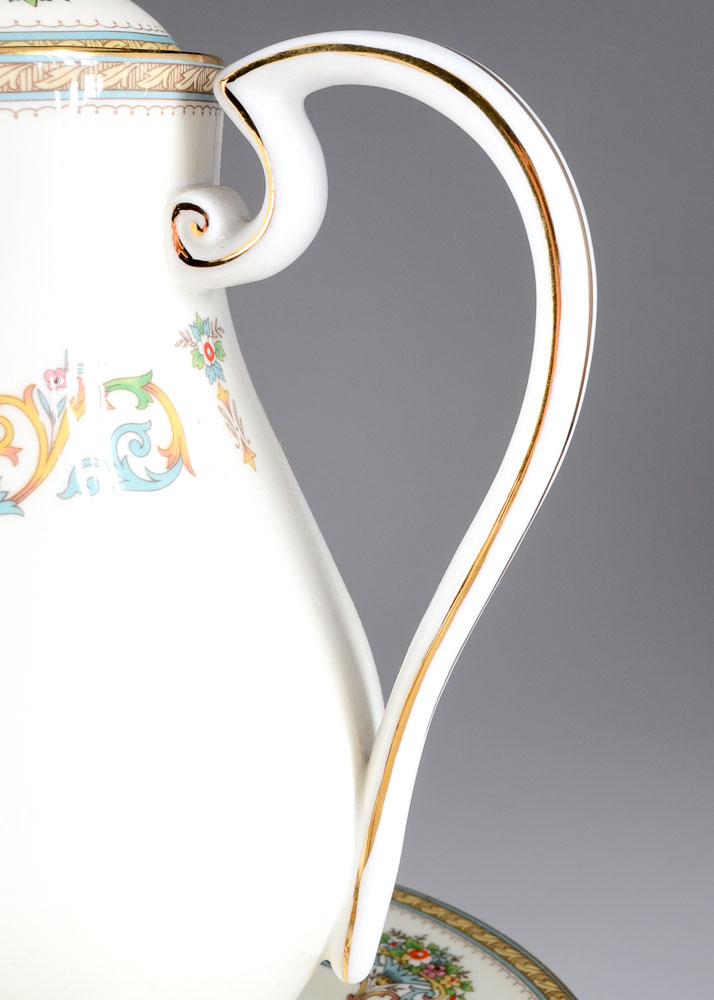 Group of Aynsley "Henley" China | EBTH