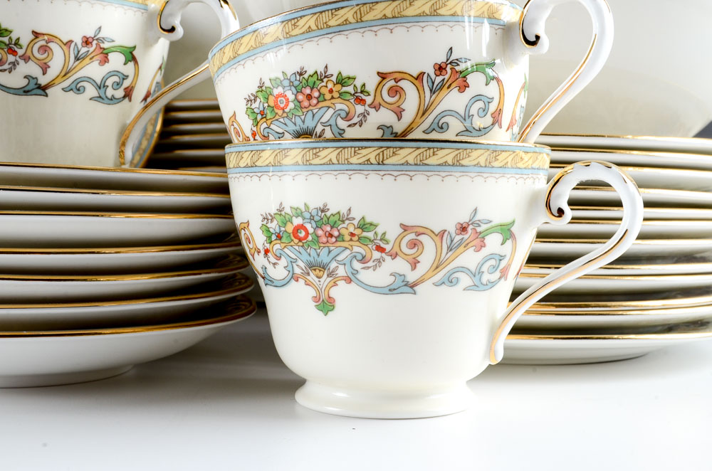 Group of Aynsley "Henley" China | EBTH