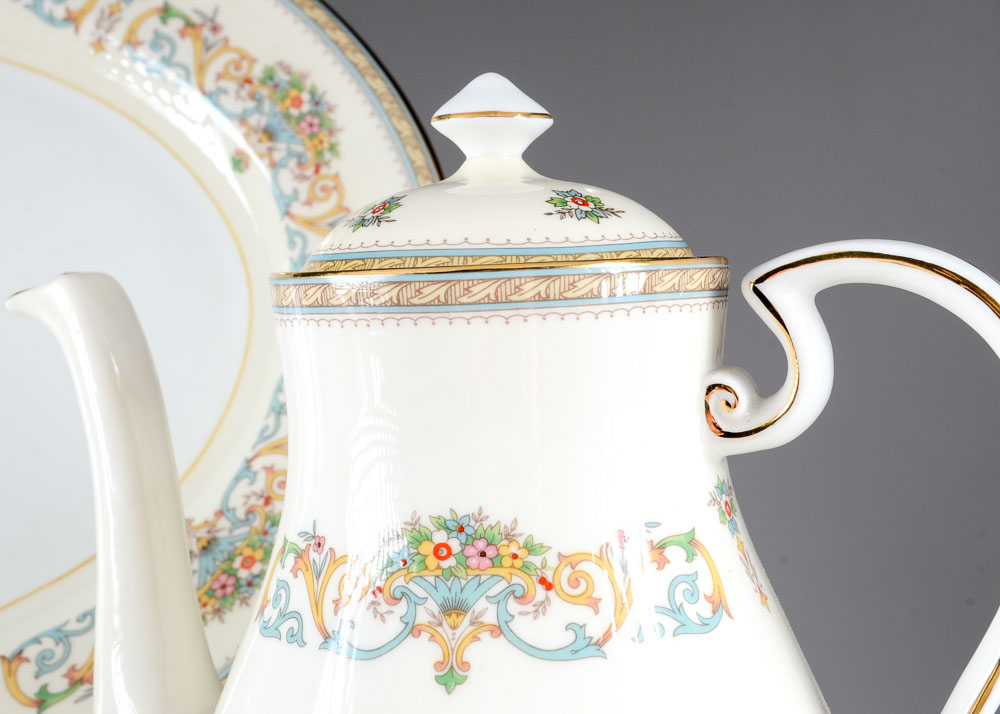 Group of Aynsley "Henley" China | EBTH